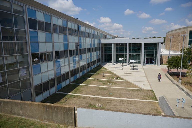 Roosevelt starts the year renewed | Dallas ISD Staff News