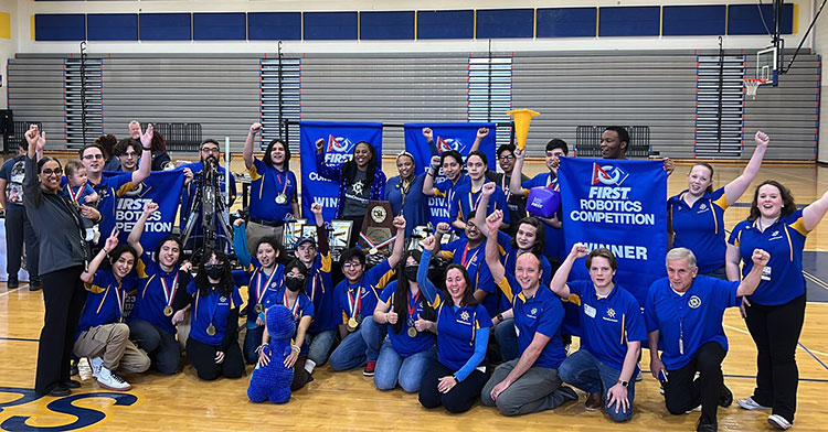 Building a network of innovation through robotics | Dallas ISD Staff News