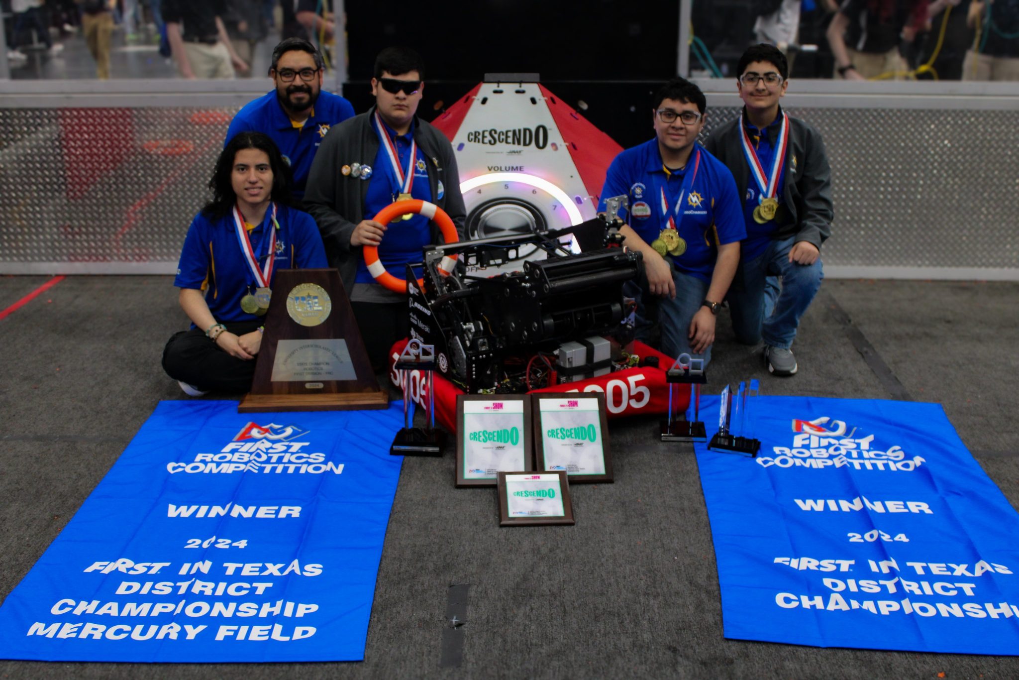 Teacher leads robotics students to state championship | Dallas ISD ...