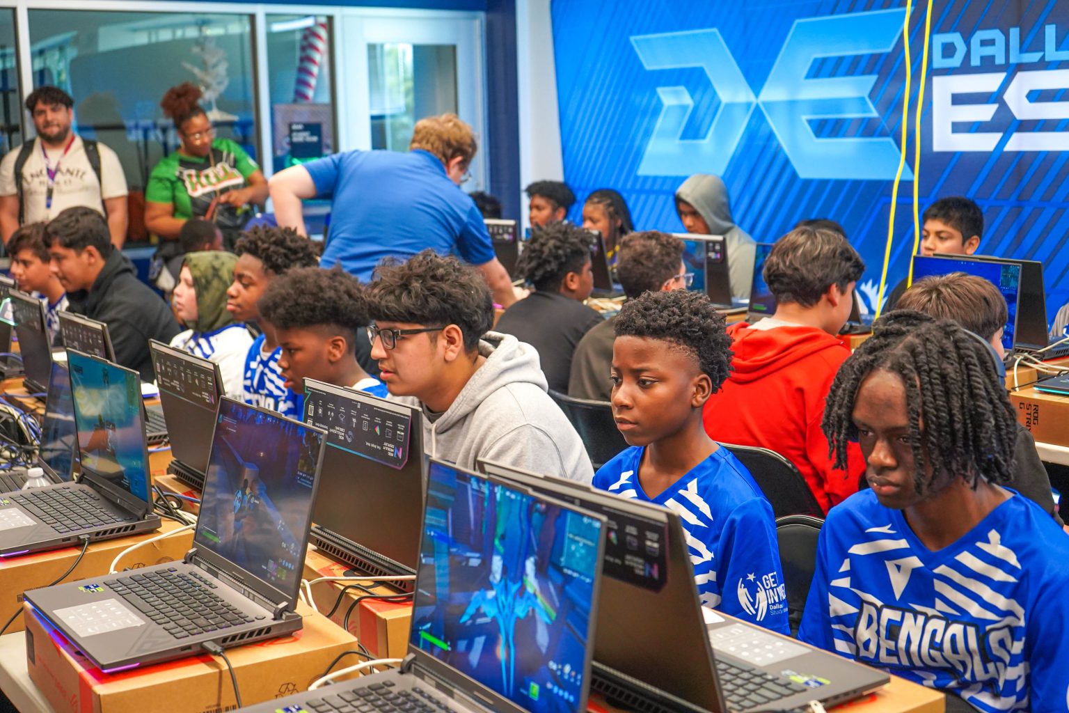 Esports keeps growing and benefiting students | Dallas ISD Staff News