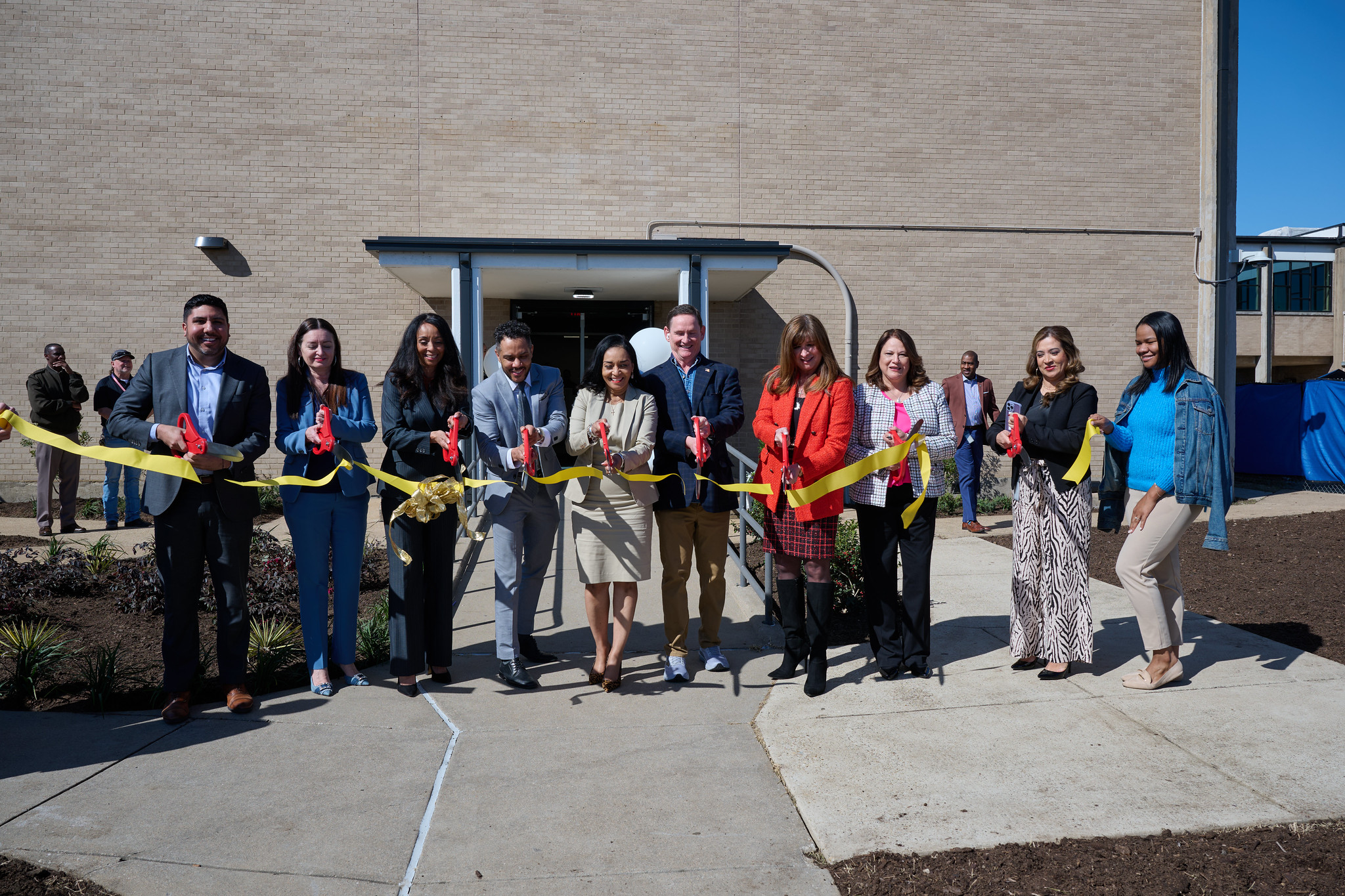 Resource center opens its doors | Dallas ISD Staff News