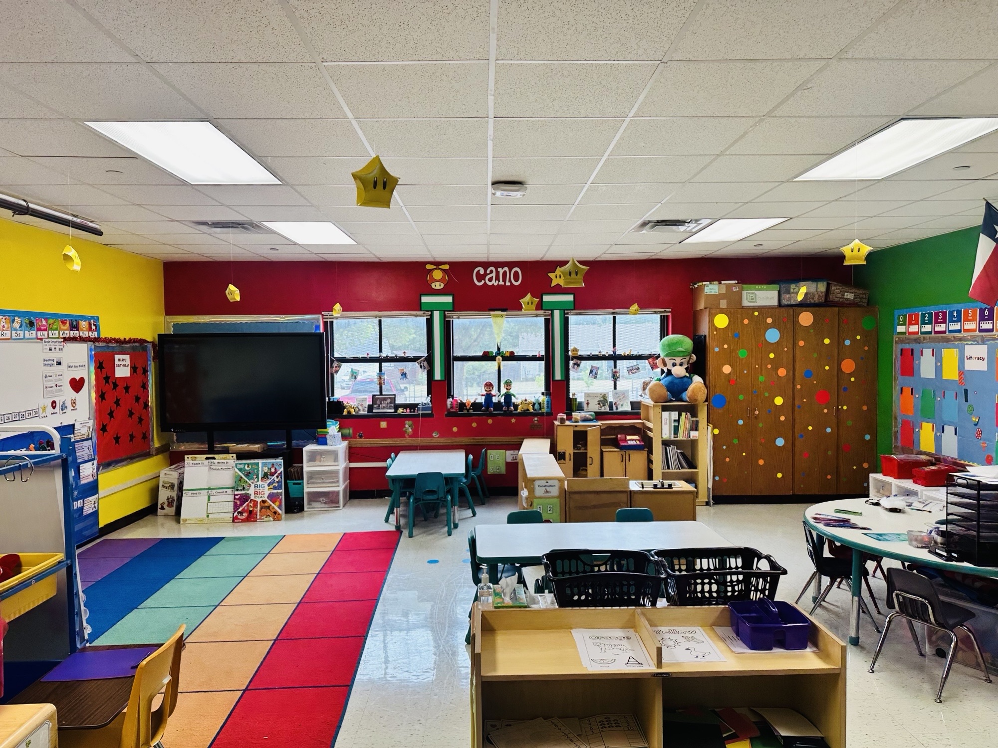 Making learning fun with Super Mario Bros. | Dallas ISD Staff News