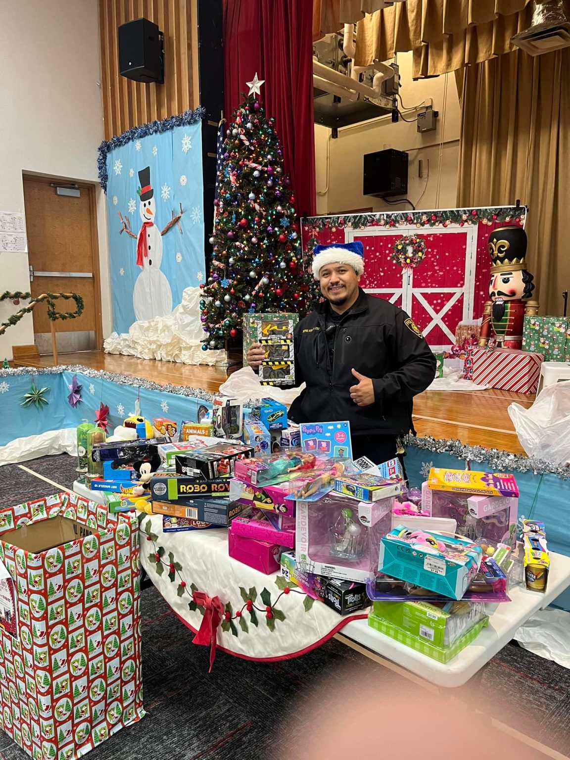 Police officer spreads cheer one toy at a time | Dallas ISD Staff News