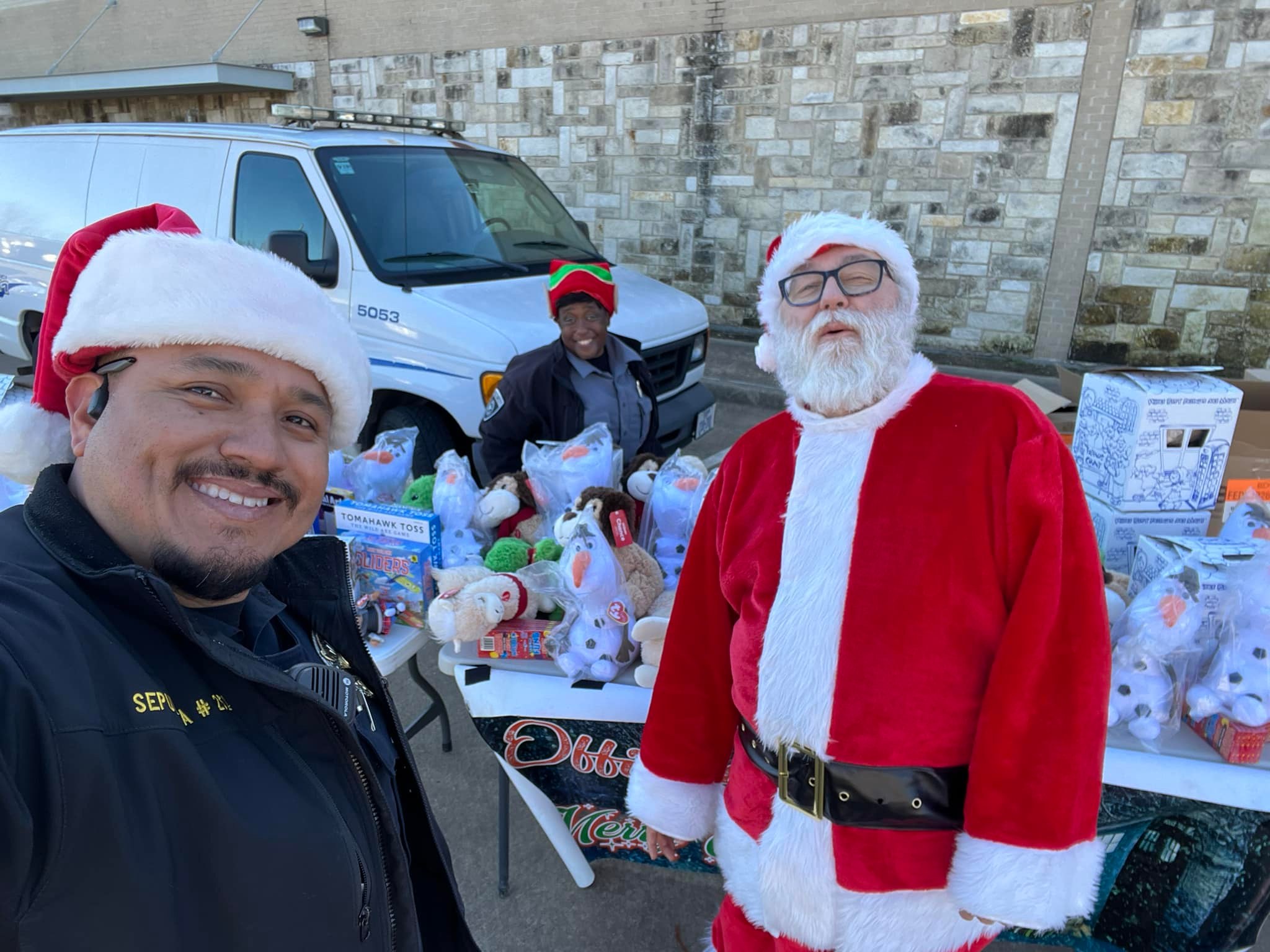 Police officer spreads cheer one toy at a time | Dallas ISD Staff News